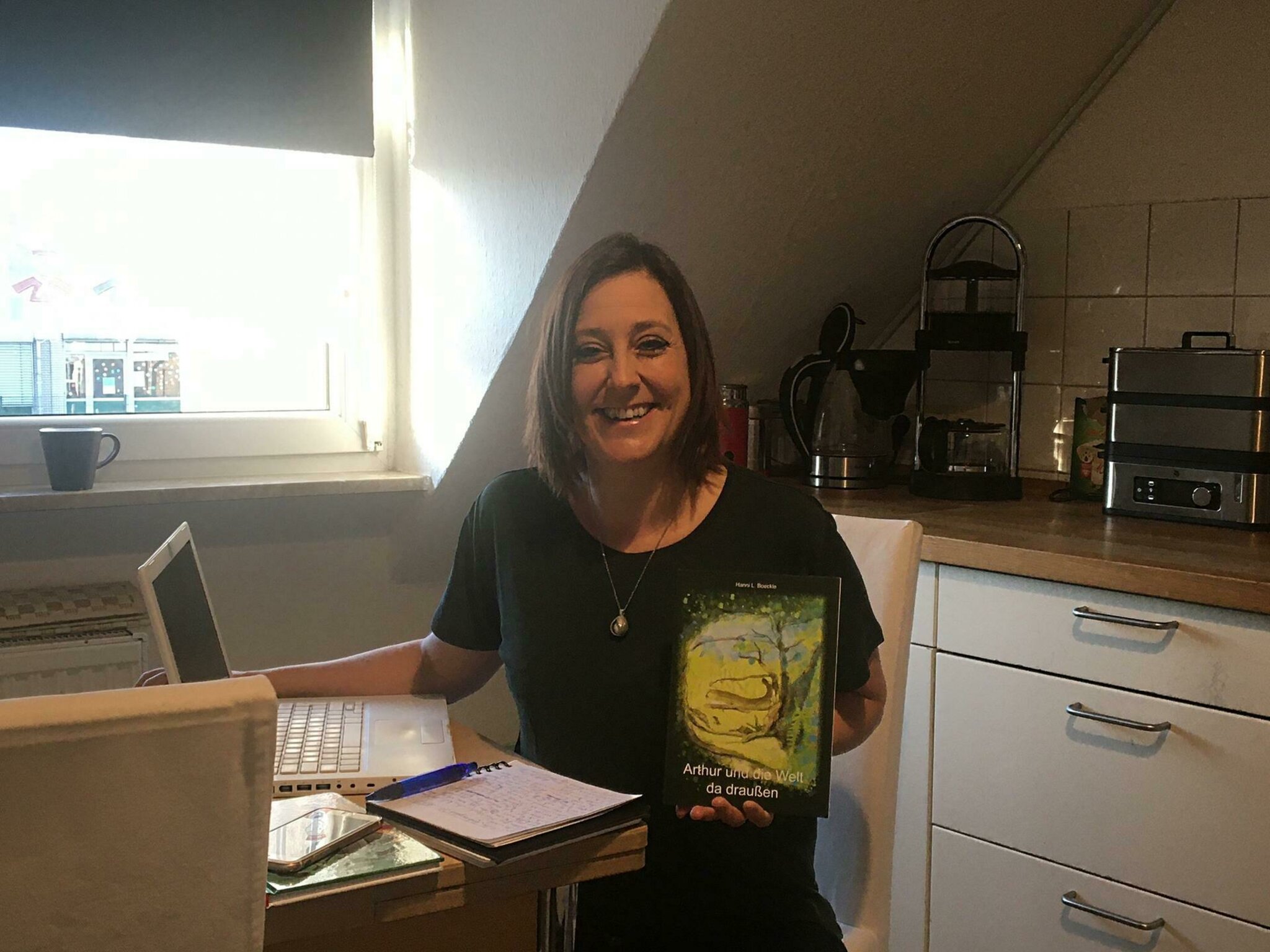 „Arthur und die Welt da draußen“: Hürtherin hat ihr erstes Kinderbuch ...