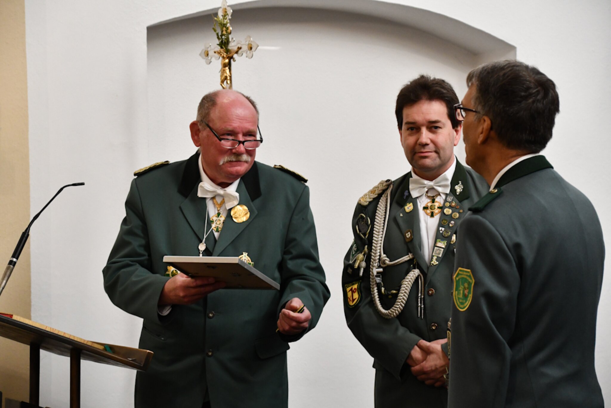 Heinz-Bert Esser gibt seinen Posten ab: Wechsel bei den Bezirksschützen ...