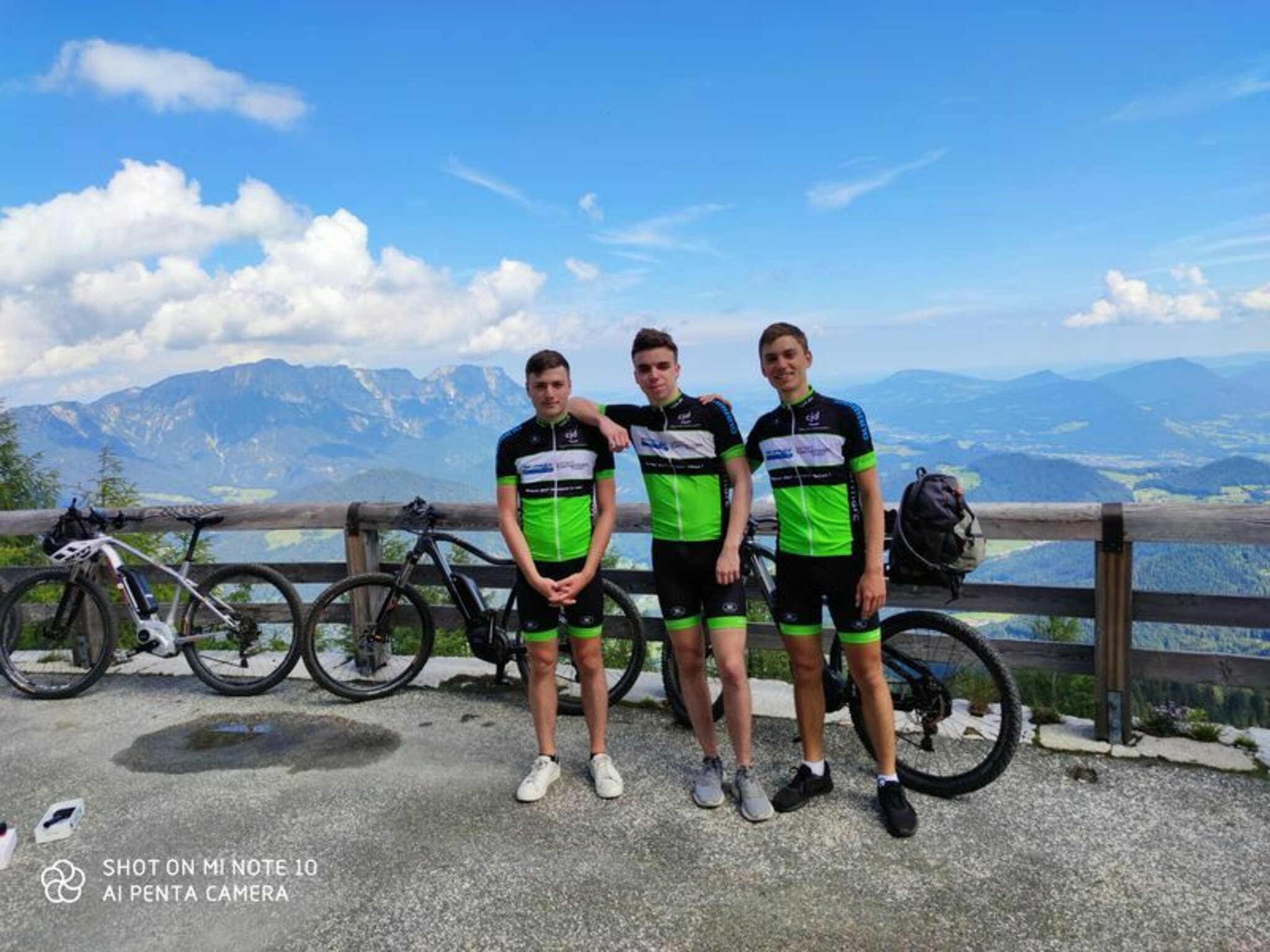 Radtour durch Deutschland: Radelnde Boten für den Bundespräsidenten ...