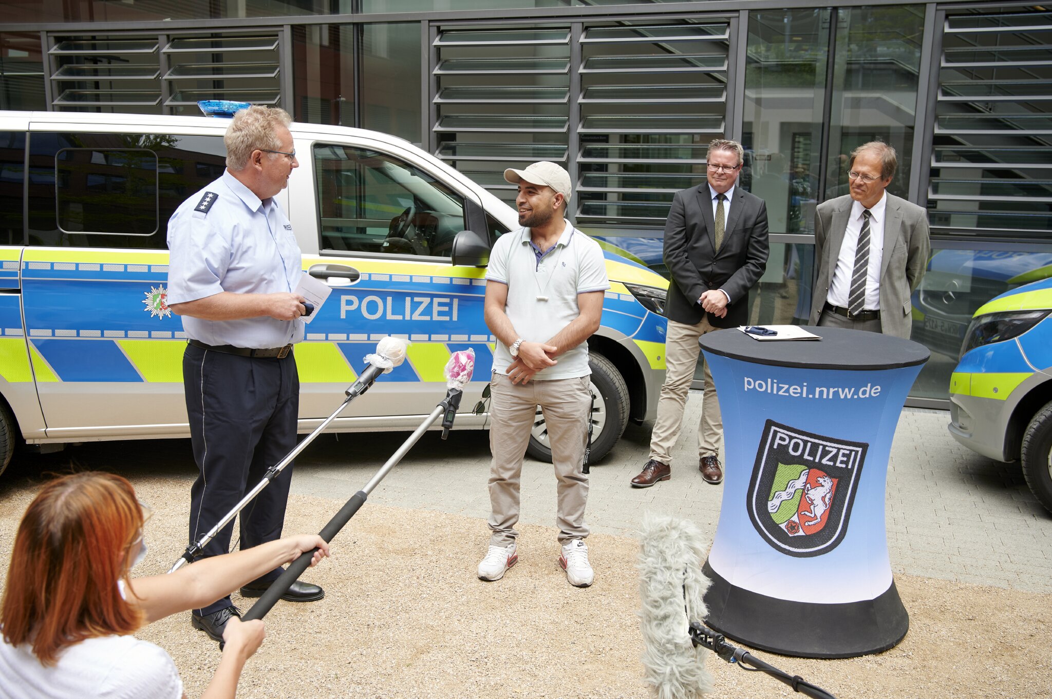 Einsatz gegen Gewalttäter: Bonner Polizeipräsident bedankt sich für ...