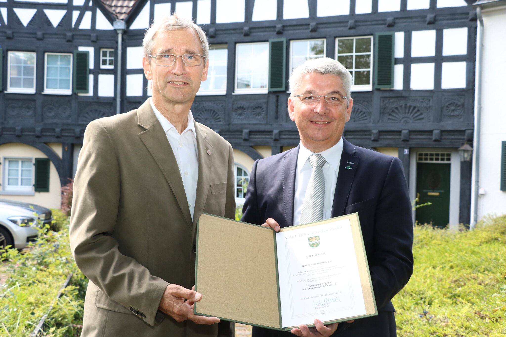 Silberne Ehrennadel für Denkmalschützer: Auszeichnung an Thomas ...