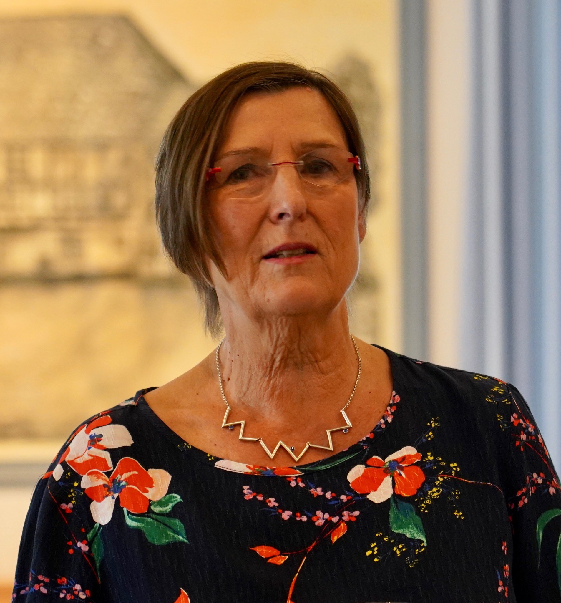 Kunstausstellung im Herrenhaus: Brigitte Kuchta präsentiert ihre Werke ...