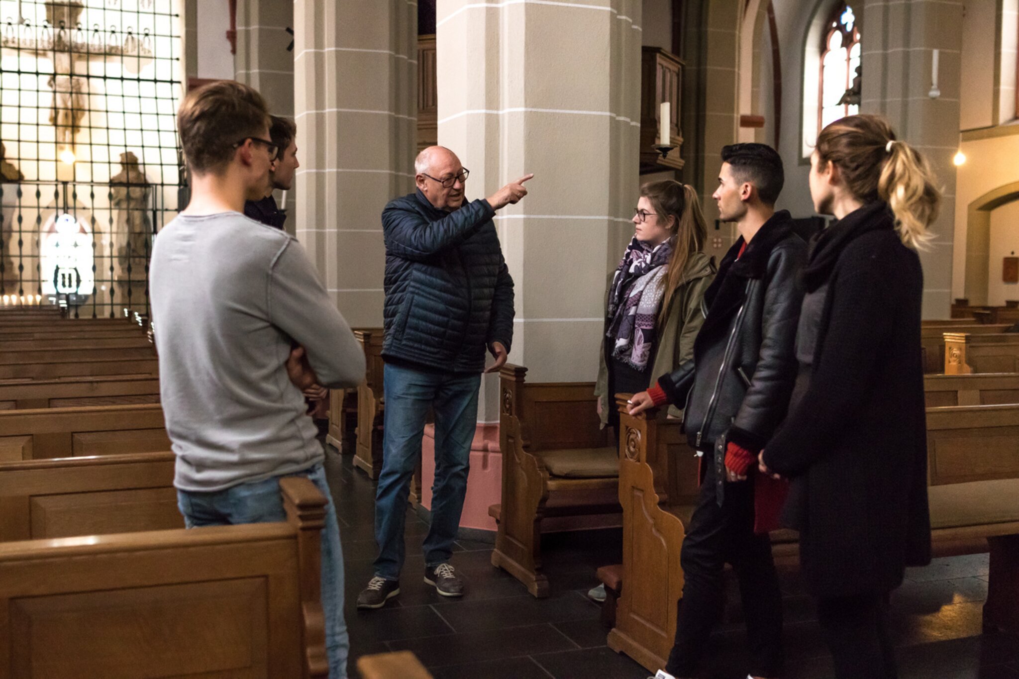 Bergheimer Stadtführungen: Kirchenführung in Sankt Remigius - Bergheim