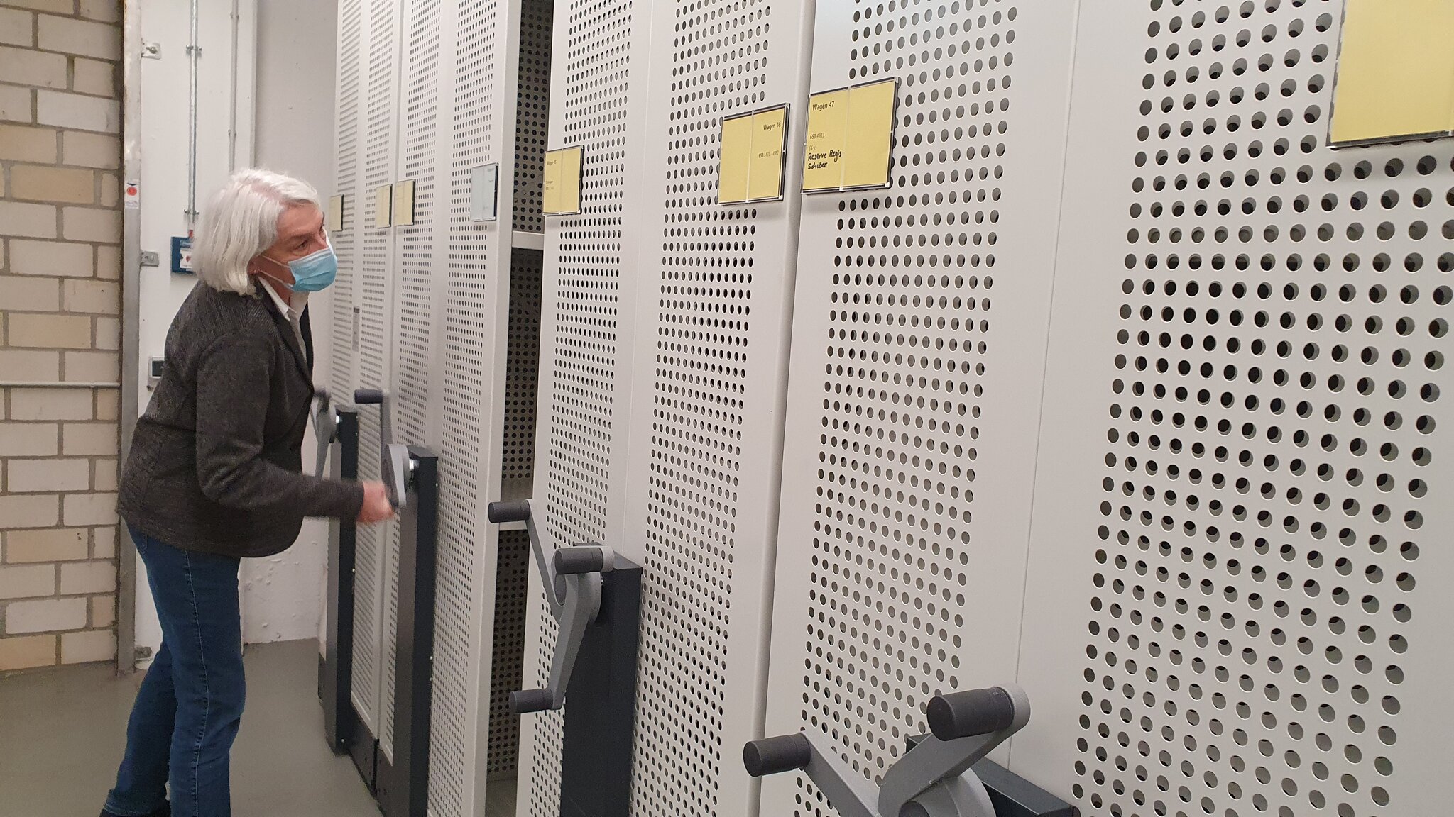 Hüterin über sechs Kilometer Geschichte: Stadtarchiv-Leiterin John geht ...