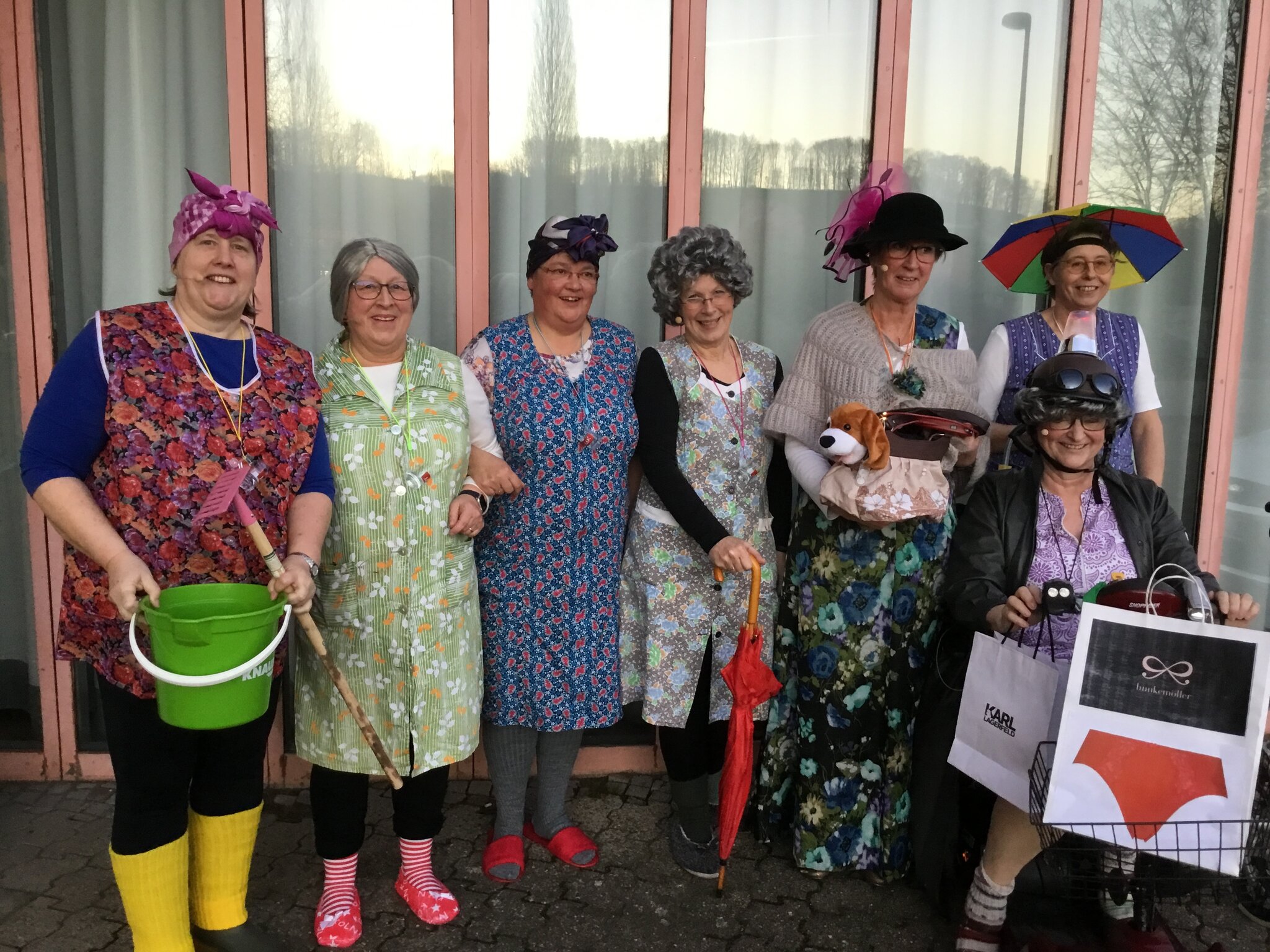 Die Kaffee-Tanten am Start: Freche und fröhliche Frauen feierten - Overath