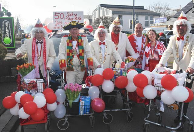 50 Jahre KG Rut-Wiess Ranzel: Knallbunter Karnevalsausklang mit dem "Reisseler" Jubiläumszug ...