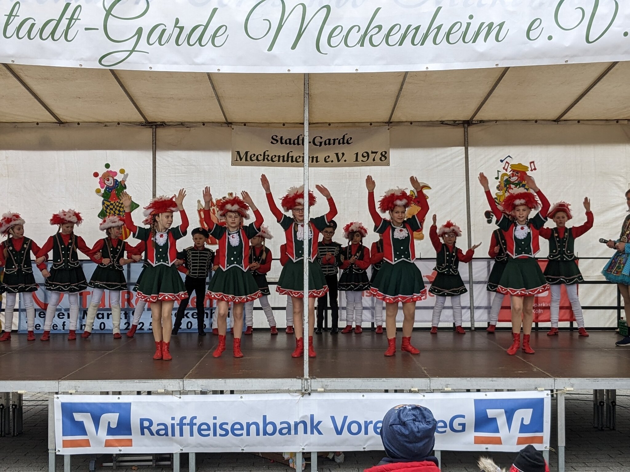 Karneval in Merl: Super Stimmung auf dem Merler Dorfplatz - Meckenheim