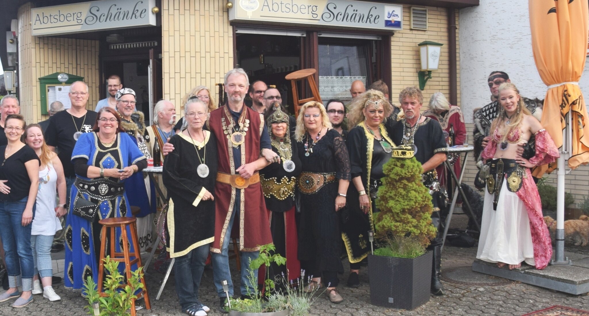 Hunnen und Mongolen am Abtsberg: 1. Sommerfest der "Freien Hunnen vom ...
