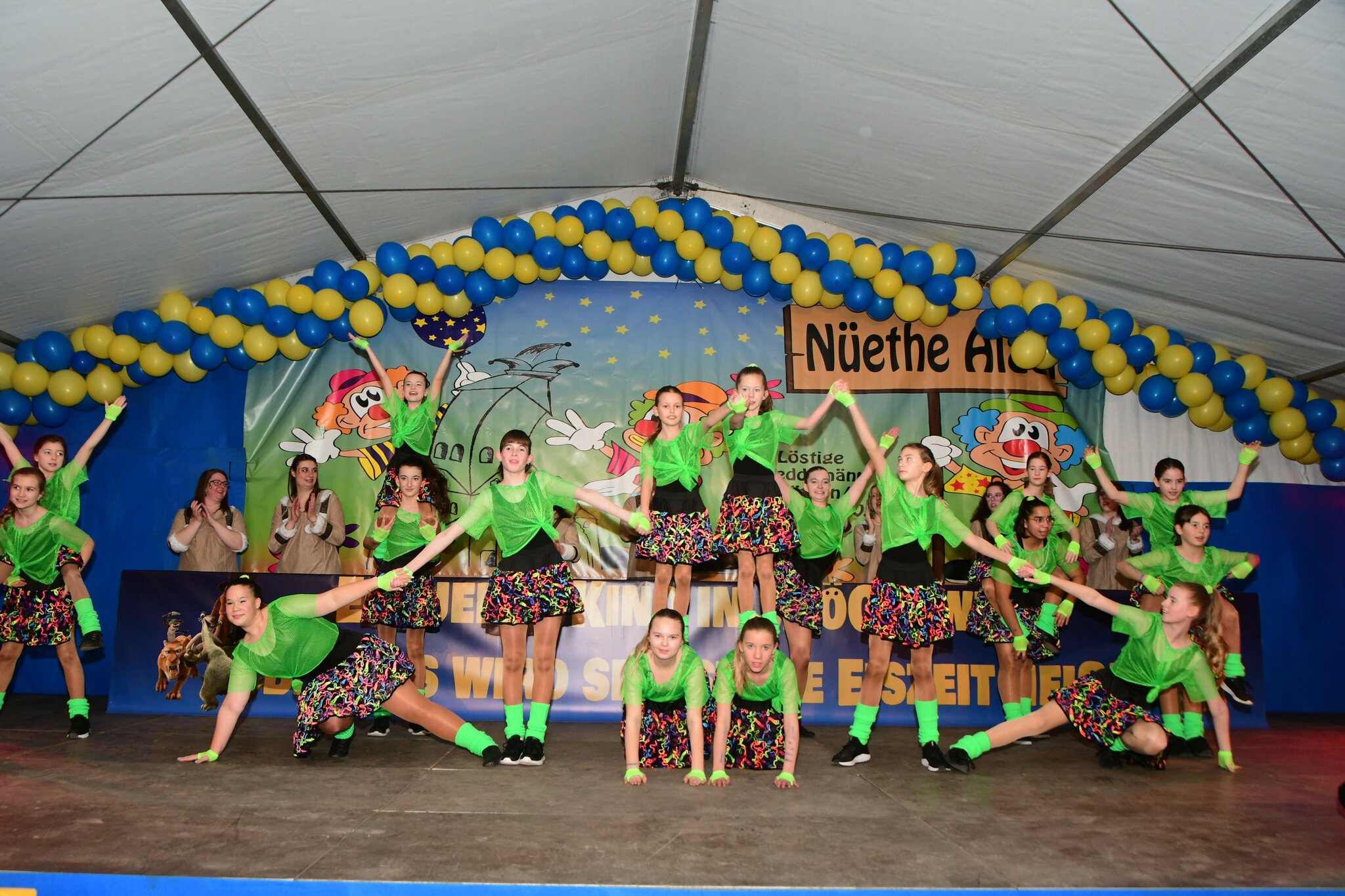 In „NöGi“ ging es tänzerisch und musikalisch rund: Präsident und ...