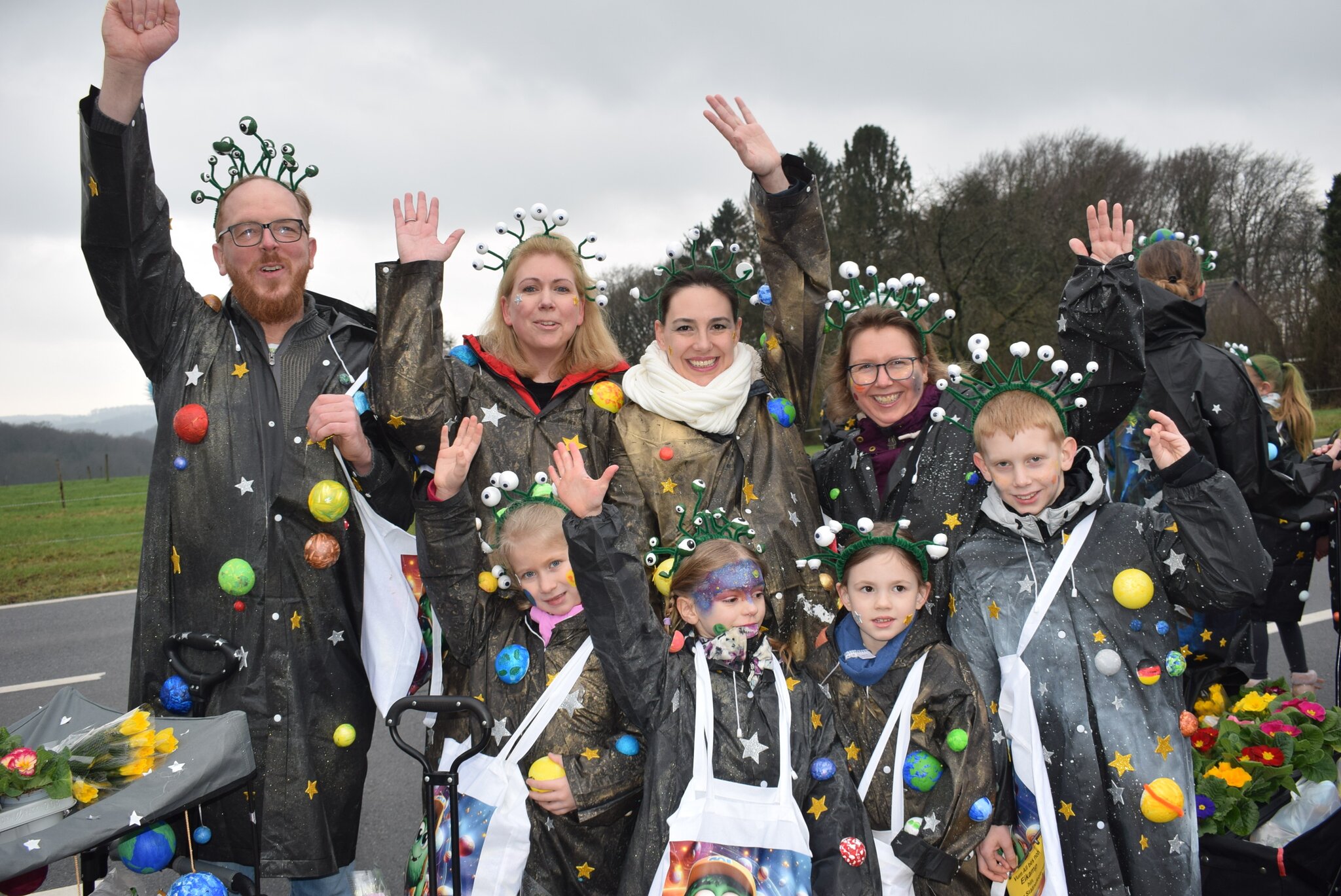 Karnevalszug Odenthal-Eikamp: Kamelle werfen im Wohnzimmer - Odenthal