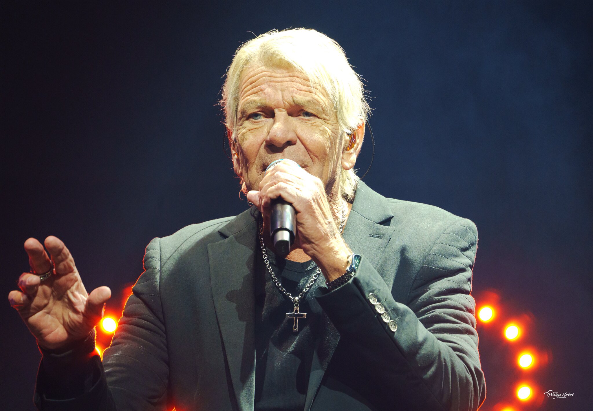Die rockige Schlagerlegende: Matthias Reim gab Konzert vor über 5000 Fans in der Lanxess-Arena ...