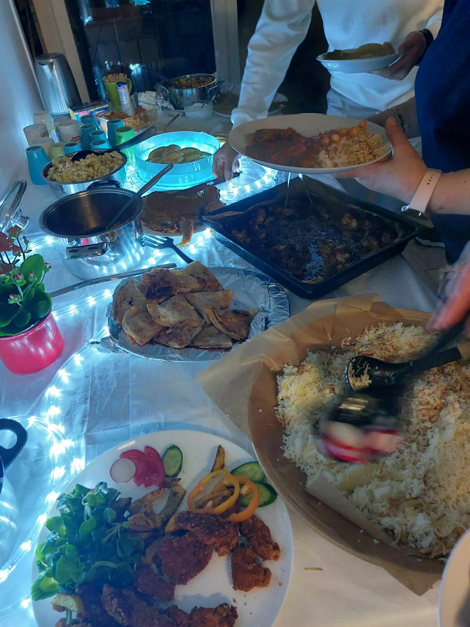 Fastenbrechen / Iftar 2025: Multikulturelles Buffet in der Hürther ...