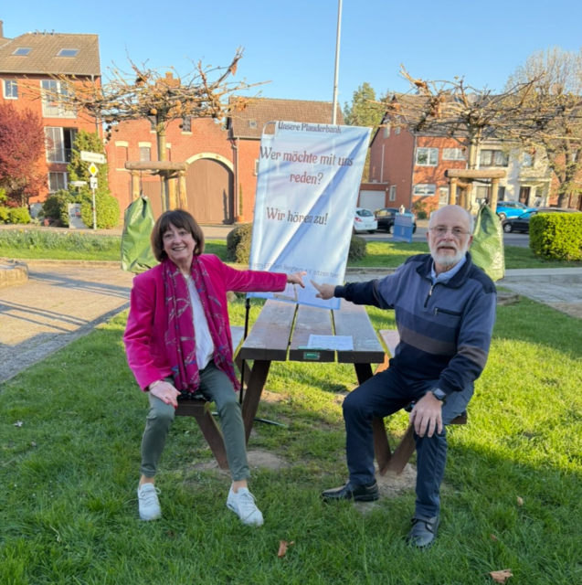 Zeit zum Zuhören: Plauderbänke ziehen in die Stadtbibliothek - Bergheim